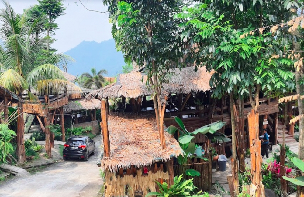 Gaya Rimba Resto Alam merupakan salah satu tempat destinasi wisata kuliner yang berlokasi di ...