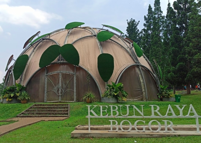 Kebun Rayaa Bogor merupakan salah satu ikon wisata Kota Hujan dan ...