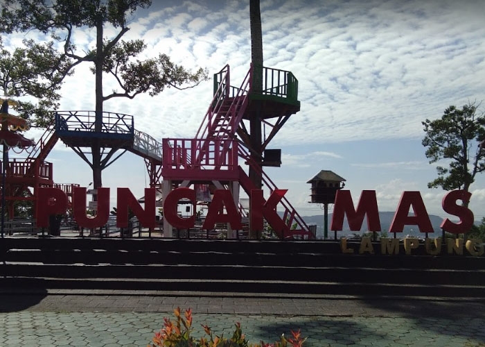 Puncak Mas tempat wisata pilihan untuk melihat pemandangan Kota Bandar ...