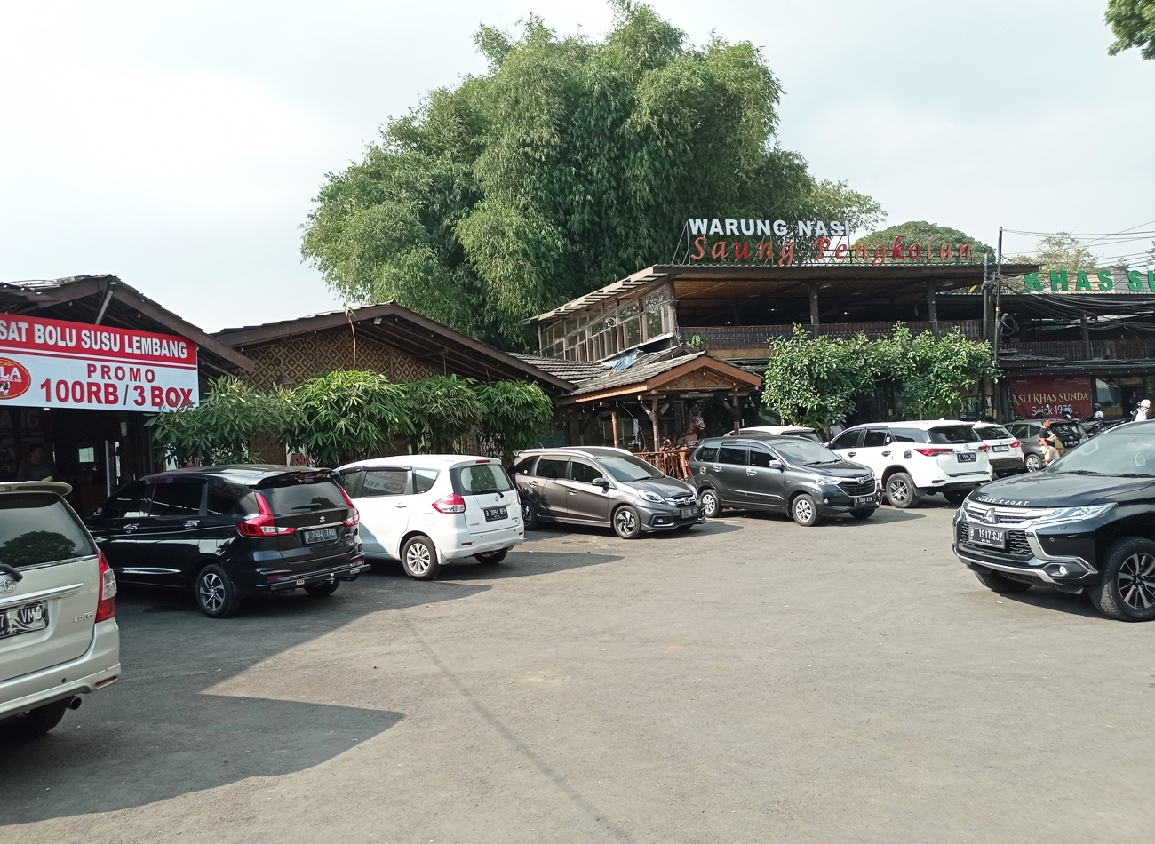 Saung Pengkolan merupakan salah satu tempat destinasi wisata kuliner ...